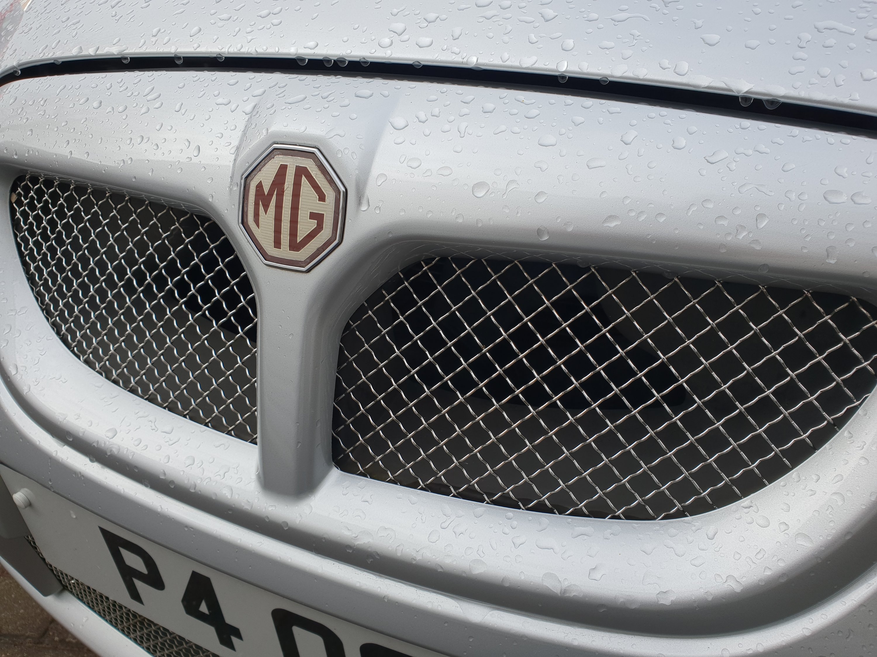 MG ZT Silver Grill Upgrade – MG ZT info mods and maintenance