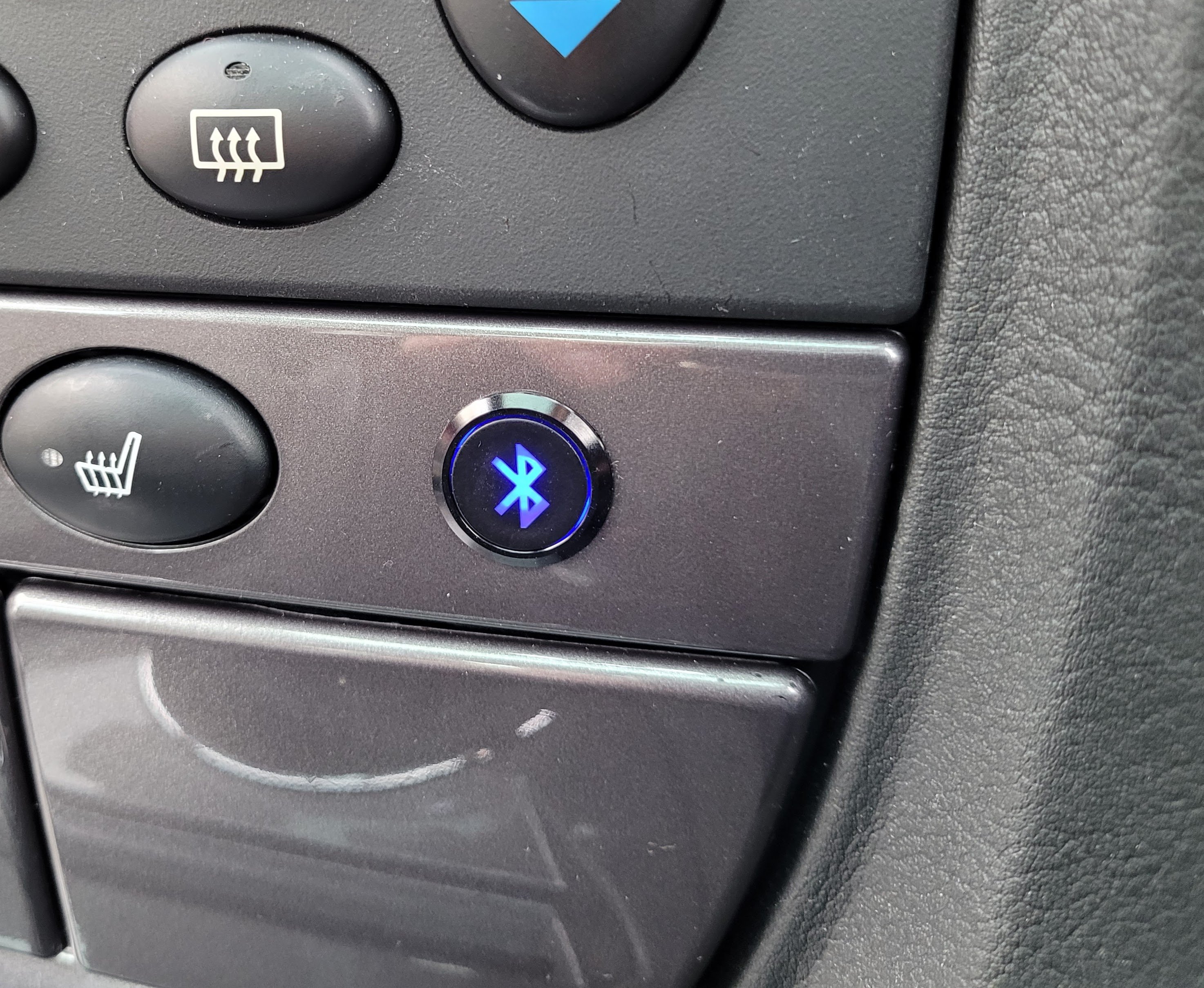 Pairing / Voice Control Button – MG ZT info mods and maintenance